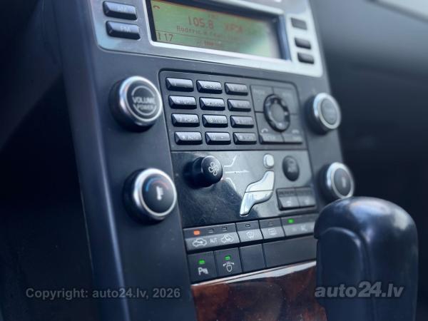 Серый Вольво В70 2009 в Таллин, объемом двигателя 2.40 л и пробегом 345 тыс. км за 3200 €, фото 9 на AUTOMOTO.COM.LV