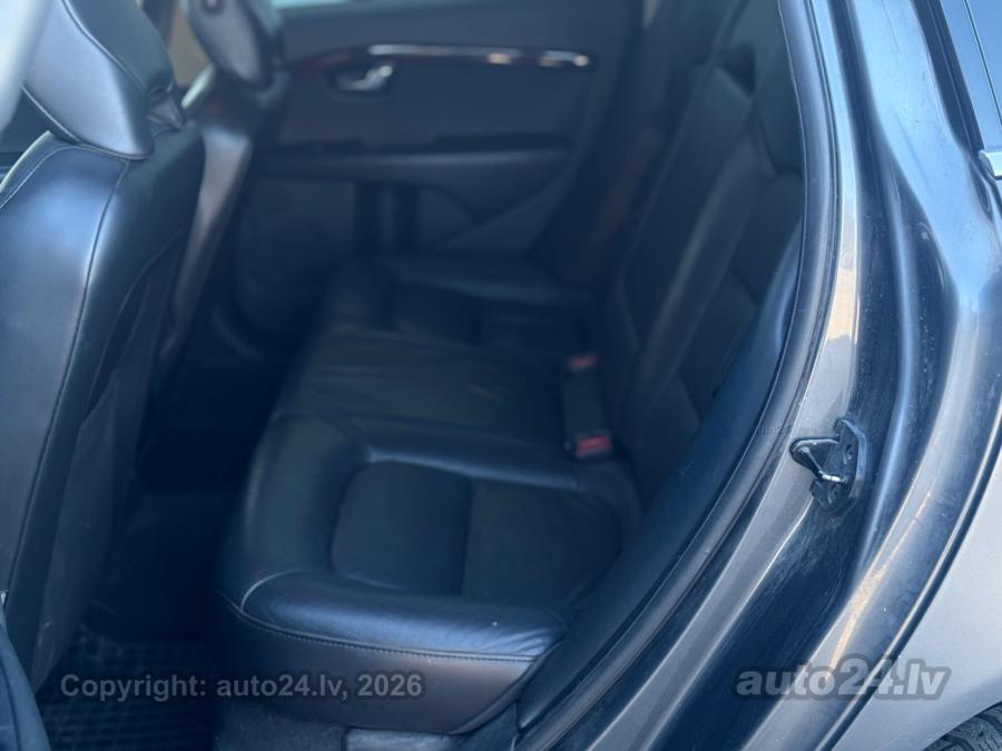 Grey Volvo V70 2009 in Tallinn, with an engine capacity of 2.40 L and mileage of 345 thousand km for 3200 €, photo 12 on AUTOMOTO.COM.LV