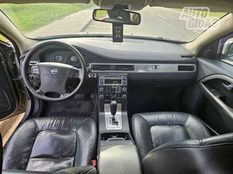 Pelēks Volvo V70 2009 Viļņa, ar dzinēja tilpumu 2.40 L un nobraukumu 399 tūkst. km par 2300 €, foto 1 vietnē AUTOMOTO.COM.LV