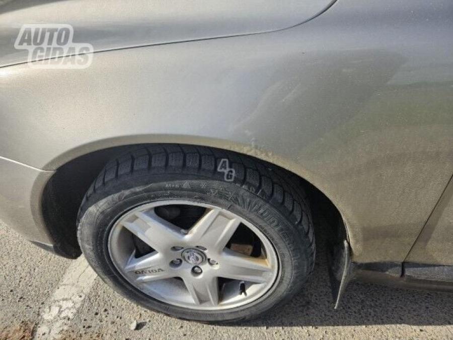 Pelēks Volvo V70 2009 Viļņa, ar dzinēja tilpumu 2.40 L un nobraukumu 399 tūkst. km par 2300 €, foto 5 vietnē AUTOMOTO.COM.LV