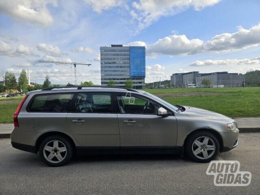 Pelēks Volvo V70 2009 Viļņa, ar dzinēja tilpumu 2.40 L un nobraukumu 399 tūkst. km par 2300 €, foto 9 vietnē AUTOMOTO.COM.LV