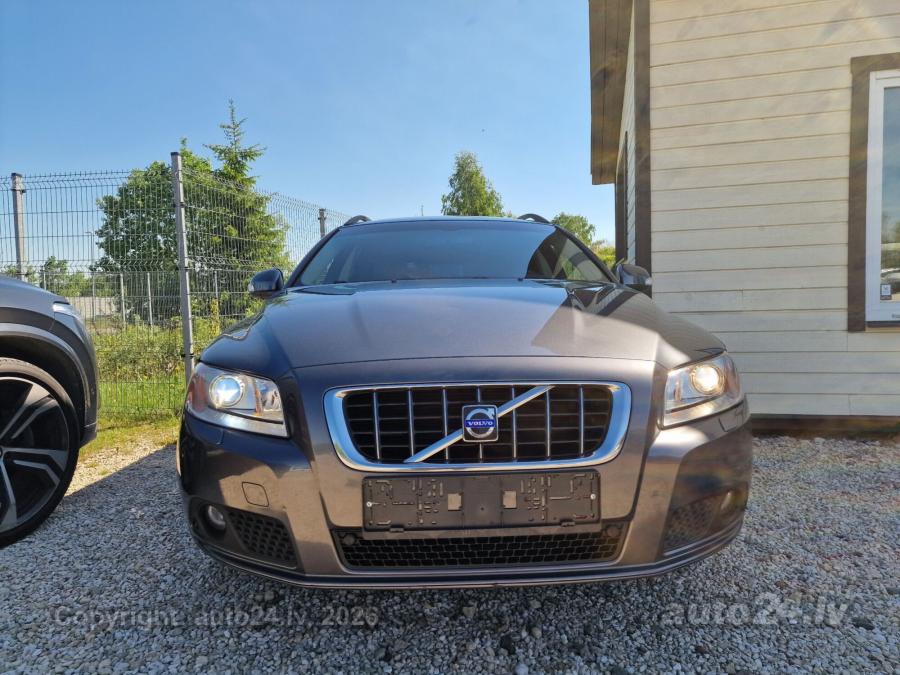 Pelēks Volvo V70 2009 Tartu, ar dzinēja tilpumu 2.40 L un nobraukumu 275 tūkst. km par 6690 €, foto 4 vietnē AUTOMOTO.COM.LV