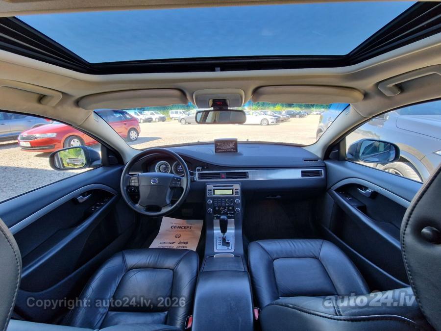 Pelēks Volvo V70 2009 Tartu, ar dzinēja tilpumu 2.40 L un nobraukumu 275 tūkst. km par 6690 €, foto 16 vietnē AUTOMOTO.COM.LV