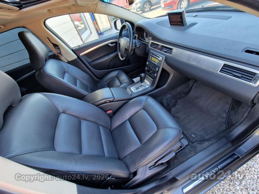 Pelēks Volvo V70 2009 Tartu, ar dzinēja tilpumu 2.40 L un nobraukumu 275 tūkst. km par 6690 €, foto 22 vietnē AUTOMOTO.COM.LV