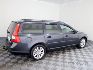 Pelēks Volvo V70 2009 Tallina, ar dzinēja tilpumu 2.40 L un nobraukumu 348 tūkst. km par 2999 €, foto 4 vietnē AUTOMOTO.COM.LV