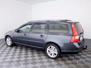Pelēks Volvo V70 2009 Tallina, ar dzinēja tilpumu 2.40 L un nobraukumu 348 tūkst. km par 2999 €, foto 5 vietnē AUTOMOTO.COM.LV