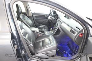 Pelēks Volvo V70 2009 Tallina, ar dzinēja tilpumu 2.40 L un nobraukumu 348 tūkst. km par 2999 €, foto 7 vietnē AUTOMOTO.COM.LV