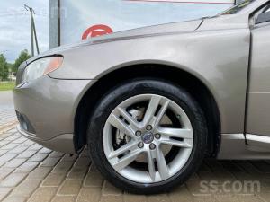Серый Вольво В70 2009 в Балви, объемом двигателя 2.40 л и пробегом 315 тыс. км за 4350 €, фото 10 на AUTOMOTO.COM.LV