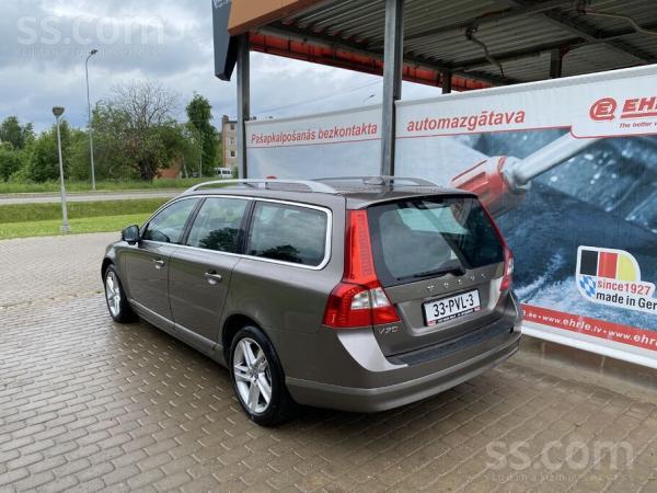 Pelēks Volvo V70 2009 Balvi, ar dzinēja tilpumu 2.40 L un nobraukumu 315 tūkst. km par 4350 €, foto 4 vietnē AUTOMOTO.COM.LV