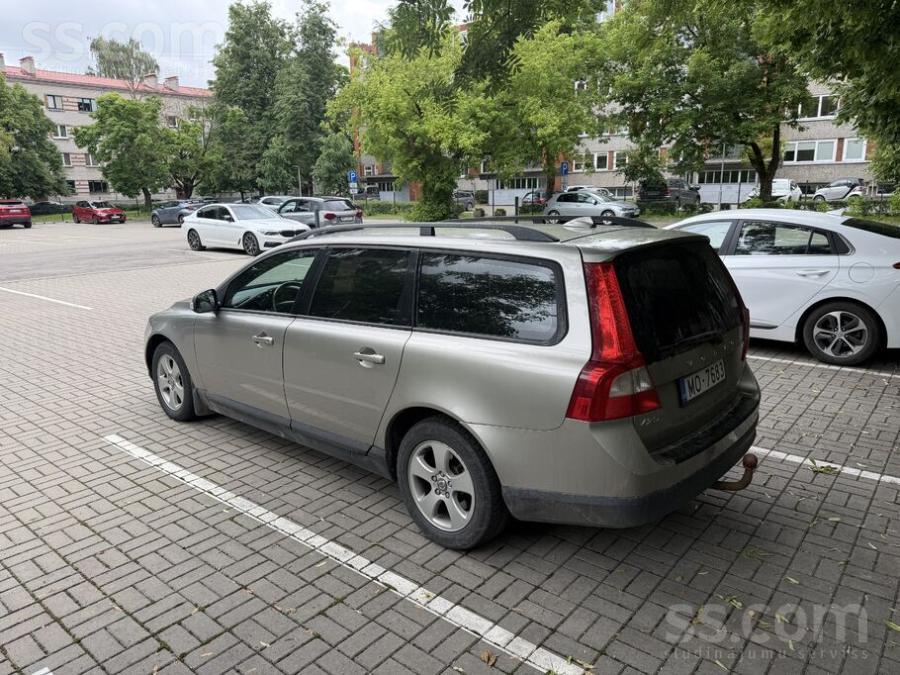 Серый Вольво В70 2009 в Рига, объемом двигателя 2.40 л и пробегом 334 тыс. км за 3790 €, фото 4 на AUTOMOTO.COM.LV