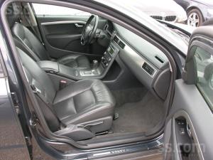Grey Volvo V70 2009 in Riga, with an engine capacity of 2.40 L and mileage of 0 thousand km for 4850 €, photo 7 on AUTOMOTO.COM.LV