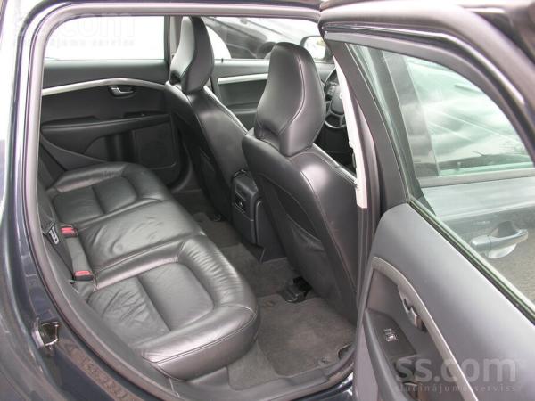 Pelēks Volvo V70 2009 Rīga, ar dzinēja tilpumu 2.40 L un nobraukumu 0 tūkst. km par 4850 €, foto 7 vietnē AUTOMOTO.COM.LV
