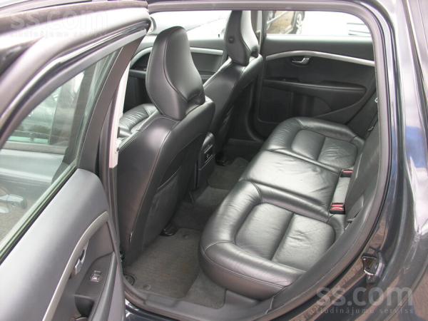 Pelēks Volvo V70 2009 Rīga, ar dzinēja tilpumu 2.40 L un nobraukumu 0 tūkst. km par 4850 €, foto 8 vietnē AUTOMOTO.COM.LV