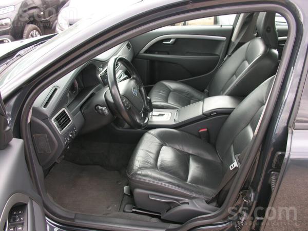 Pelēks Volvo V70 2009 Rīga, ar dzinēja tilpumu 2.40 L un nobraukumu 0 tūkst. km par 4850 €, foto 9 vietnē AUTOMOTO.COM.LV