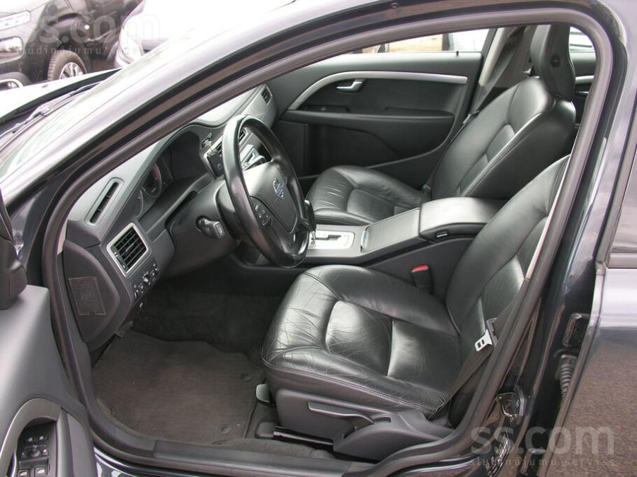 Grey Volvo V70 2009 in Riga, with an engine capacity of 2.40 L and mileage of 0 thousand km for 4850 €, photo 10 on AUTOMOTO.COM.LV