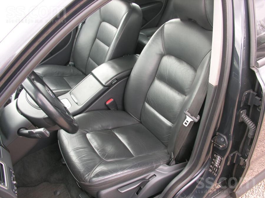 Grey Volvo V70 2009 in Riga, with an engine capacity of 2.40 L and mileage of 0 thousand km for 4850 €, photo 11 on AUTOMOTO.COM.LV