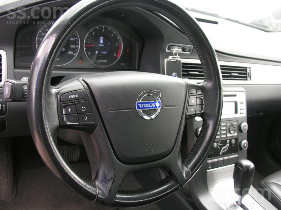 Grey Volvo V70 2009 in Riga, with an engine capacity of 2.40 L and mileage of 0 thousand km for 4850 €, photo 12 on AUTOMOTO.COM.LV