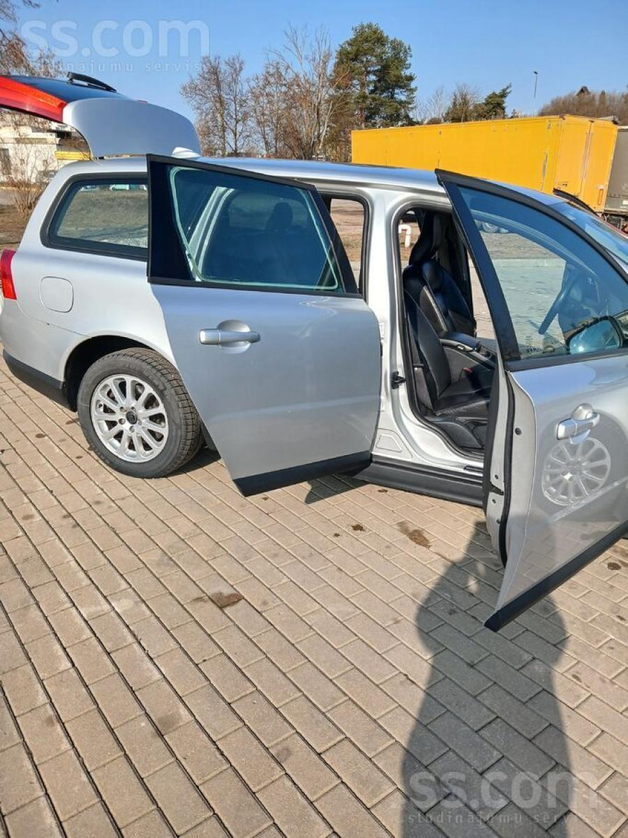 Серый Вольво В70 2009 в Резекне, объемом двигателя 2.40 л и пробегом 290 тыс. км за 3500 €, фото 12 на AUTOMOTO.COM.LV