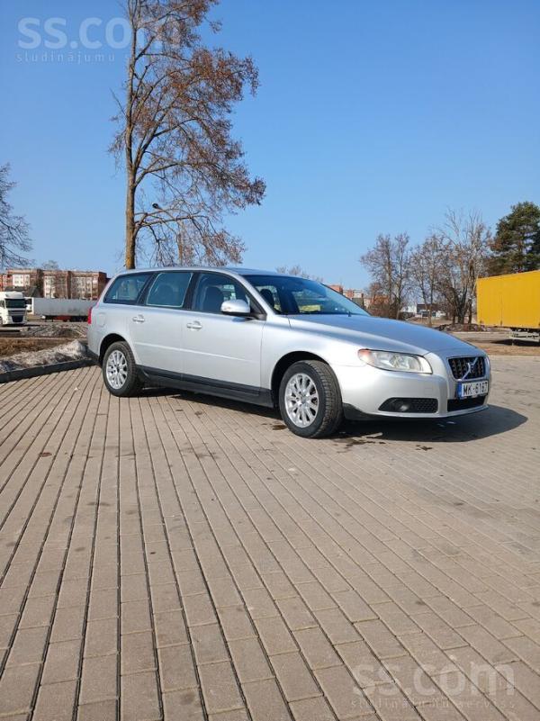 Grey Volvo V70 2009 in Rezekne, with an engine capacity of 2.40 L and mileage of 290 thousand km for 3500 €, photo 7 on AUTOMOTO.COM.LV
