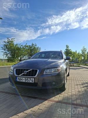 Pelēks Volvo V70 2009 Jūrmala, ar dzinēja tilpumu 2.40 L un nobraukumu 309 tūkst. km par 4950 €, foto 3 vietnē AUTOMOTO.COM.LV