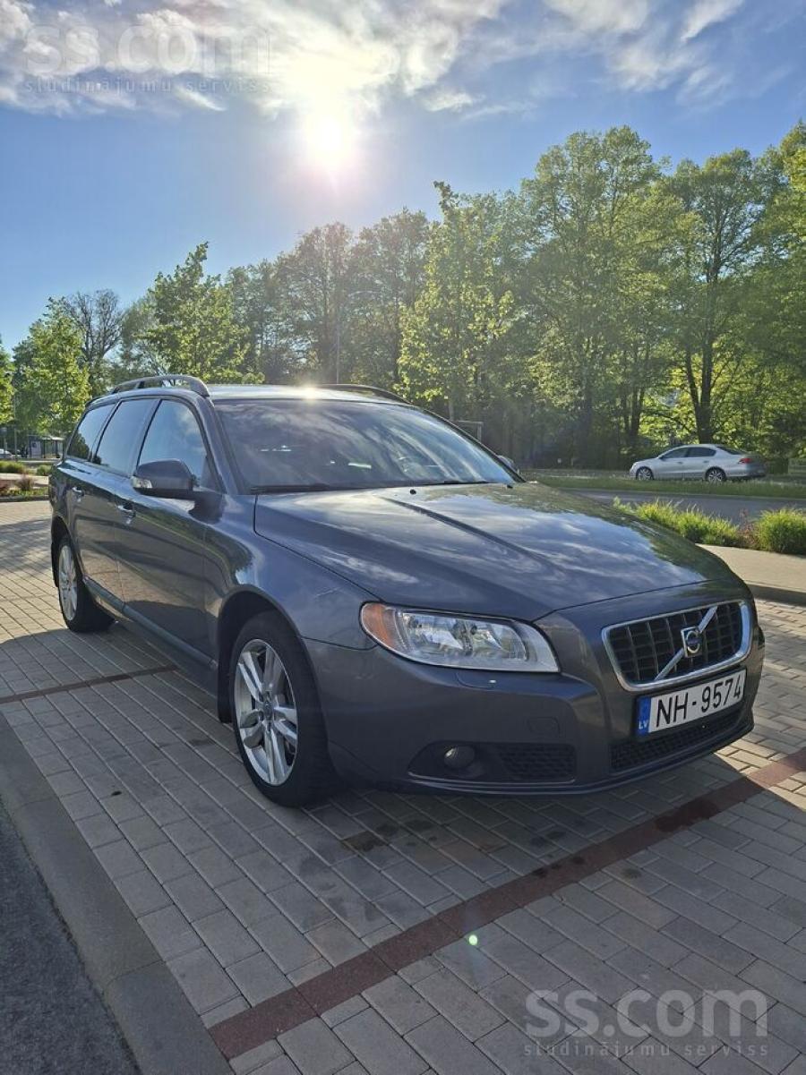 Pelēks Volvo V70 2009 Jūrmala, ar dzinēja tilpumu 2.40 L un nobraukumu 309 tūkst. km par 4950 €, foto 4 vietnē AUTOMOTO.COM.LV
