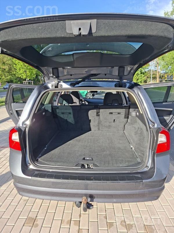 Grey Volvo V70 2009 in Jurmala, with an engine capacity of 2.40 L and mileage of 309 thousand km for 4950 €, photo 8 on AUTOMOTO.COM.LV