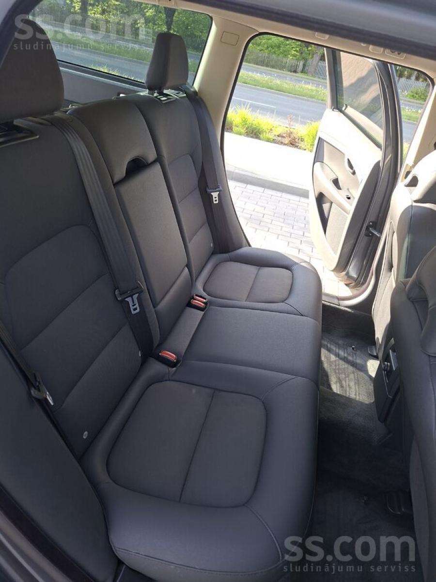 Pelēks Volvo V70 2009 Jūrmala, ar dzinēja tilpumu 2.40 L un nobraukumu 309 tūkst. km par 4950 €, foto 10 vietnē AUTOMOTO.COM.LV