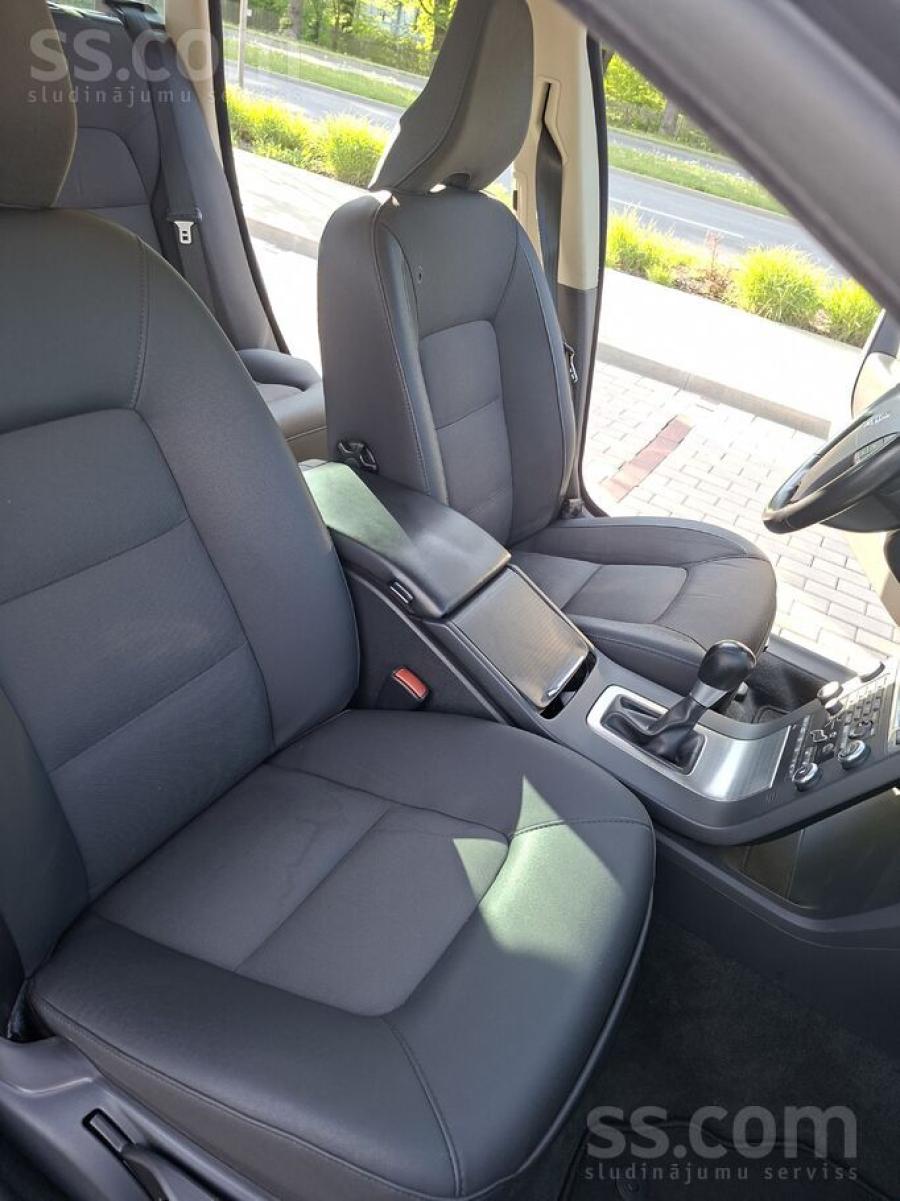 Pelēks Volvo V70 2009 Jūrmala, ar dzinēja tilpumu 2.40 L un nobraukumu 309 tūkst. km par 4950 €, foto 11 vietnē AUTOMOTO.COM.LV