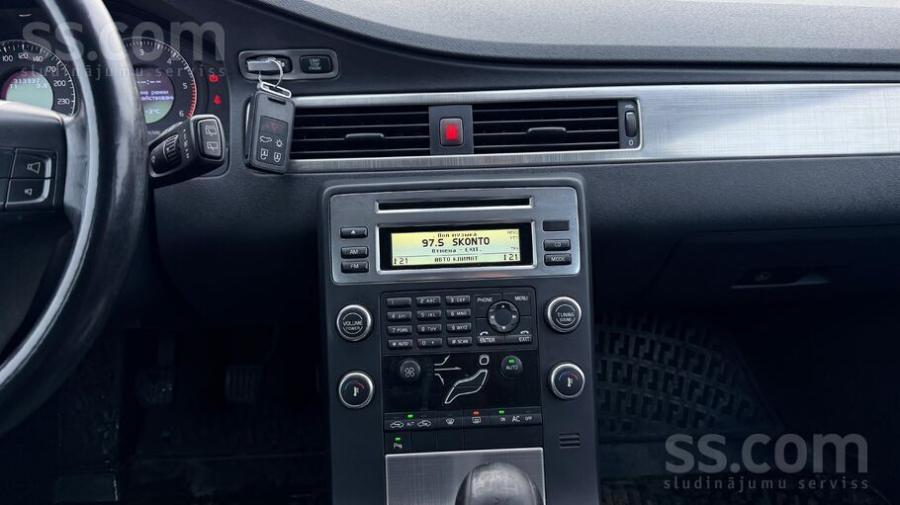 Pelēks Volvo V70 2009 Liepāja, ar dzinēja tilpumu 2.00 L un nobraukumu 314 tūkst. km par 3950 €, foto 14 vietnē AUTOMOTO.COM.LV
