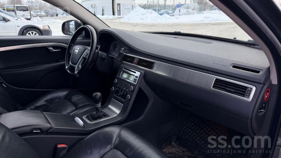 Pelēks Volvo V70 2009 Liepāja, ar dzinēja tilpumu 2.00 L un nobraukumu 314 tūkst. km par 3950 €, foto 16 vietnē AUTOMOTO.COM.LV