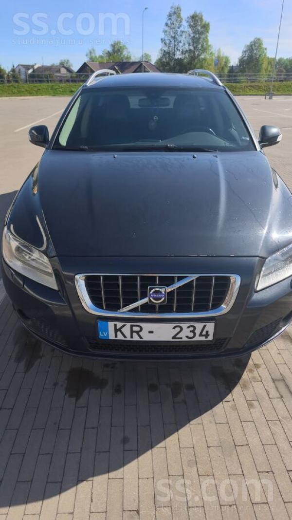 Pelēks Volvo V70 2009 Rēzekne, ar dzinēja tilpumu 2.40 L un nobraukumu 450 tūkst. km par 3500 €, foto 4 vietnē AUTOMOTO.COM.LV
