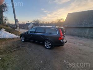 Pelēks Volvo V70 2009 Rēzekne, ar dzinēja tilpumu 2.40 L un nobraukumu 450 tūkst. km par 3500 €, foto 4 vietnē AUTOMOTO.COM.LV