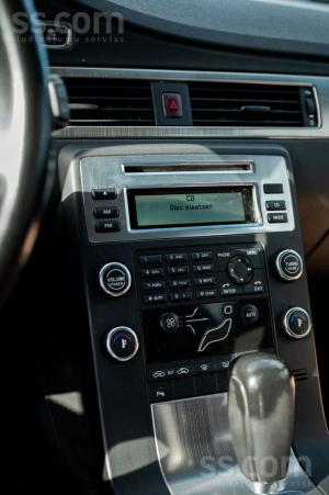 Pelēks Volvo V70 2009 Rīga, ar dzinēja tilpumu 2.40 L un nobraukumu 280 tūkst. km par 3700 €, foto 24 vietnē AUTOMOTO.COM.LV