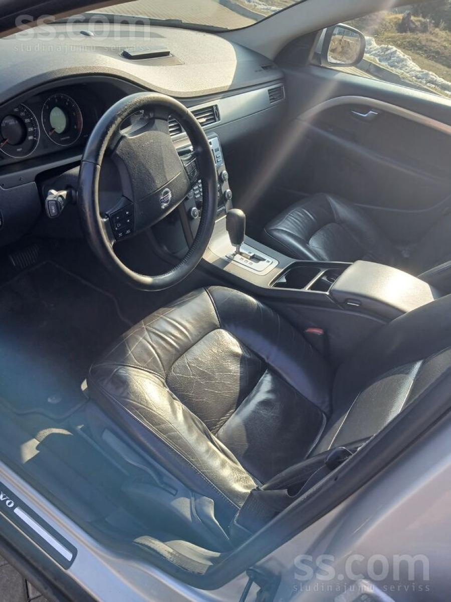 Pelēks Volvo V70 2009 Rēzekne, ar dzinēja tilpumu 2.40 L un nobraukumu 290 tūkst. km par 3850 €, foto 6 vietnē AUTOMOTO.COM.LV