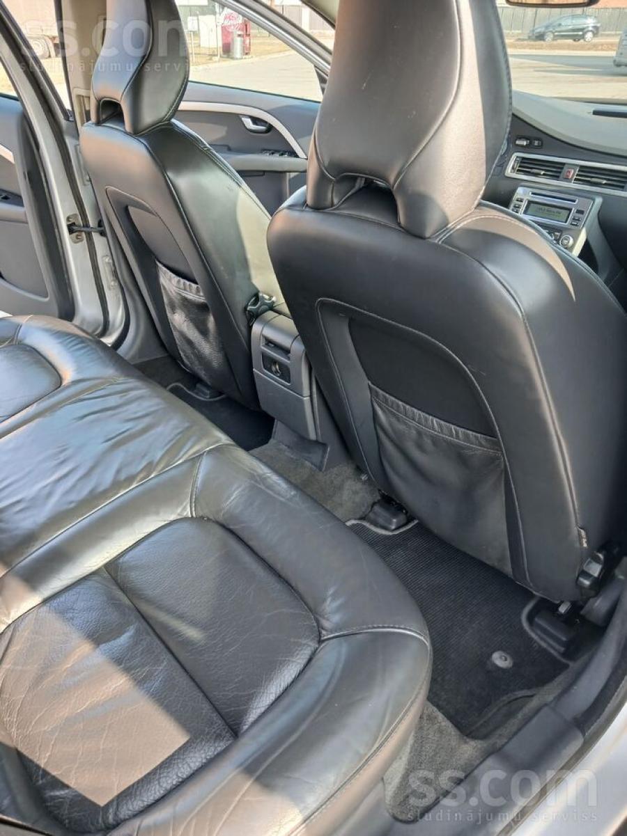 Pelēks Volvo V70 2009 Rēzekne, ar dzinēja tilpumu 2.40 L un nobraukumu 290 tūkst. km par 3850 €, foto 7 vietnē AUTOMOTO.COM.LV