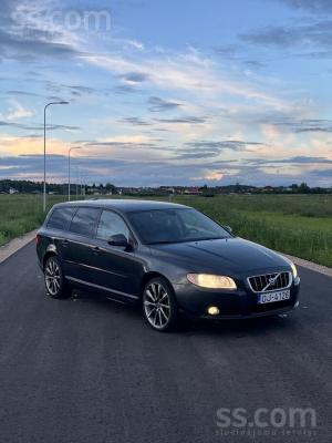 Pelēks Volvo V70 2009 Jelgava, ar dzinēja tilpumu 2.40 L un nobraukumu 320 tūkst. km par 4500 €, foto  vietnē AUTOMOTO.COM.LV
