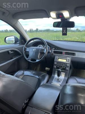 Pelēks Volvo V70 2009 Jelgava, ar dzinēja tilpumu 2.40 L un nobraukumu 320 tūkst. km par 4500 €, foto 6 vietnē AUTOMOTO.COM.LV