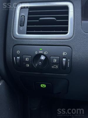 Pelēks Volvo V70 2009 Jelgava, ar dzinēja tilpumu 2.40 L un nobraukumu 320 tūkst. km par 4500 €, foto 11 vietnē AUTOMOTO.COM.LV