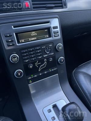 Pelēks Volvo V70 2009 Jelgava, ar dzinēja tilpumu 2.40 L un nobraukumu 320 tūkst. km par 4500 €, foto 12 vietnē AUTOMOTO.COM.LV