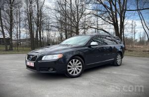 Grey Volvo V70 2009 in Jurmala, with an engine capacity of 2.40 L and mileage of 268 thousand km for 4200 €, photo  on AUTOMOTO.COM.LV