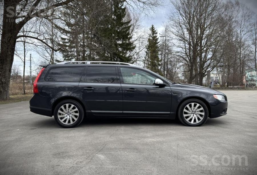 Pelēks Volvo V70 2009 Jūrmala, ar dzinēja tilpumu 2.40 L un nobraukumu 268 tūkst. km par 4200 €, foto 5 vietnē AUTOMOTO.COM.LV