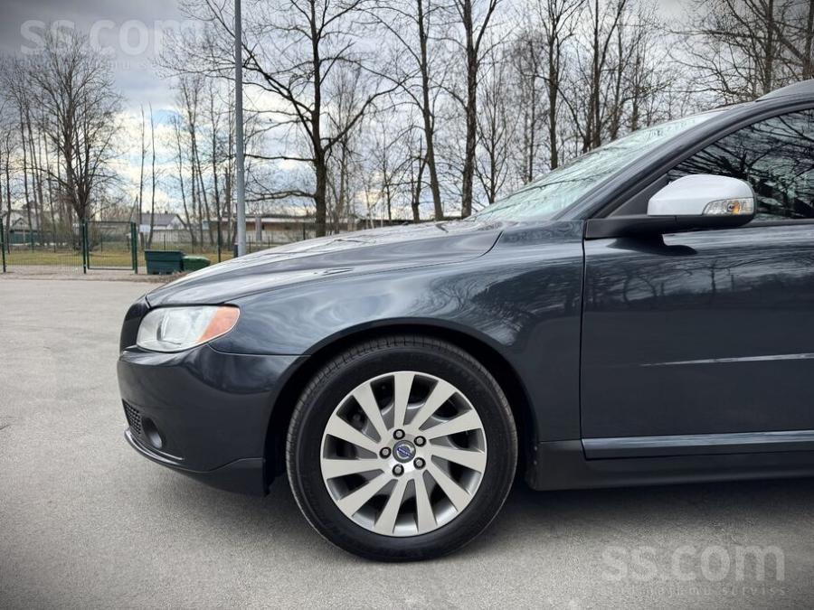 Pelēks Volvo V70 2009 Jūrmala, ar dzinēja tilpumu 2.40 L un nobraukumu 268 tūkst. km par 4200 €, foto 9 vietnē AUTOMOTO.COM.LV