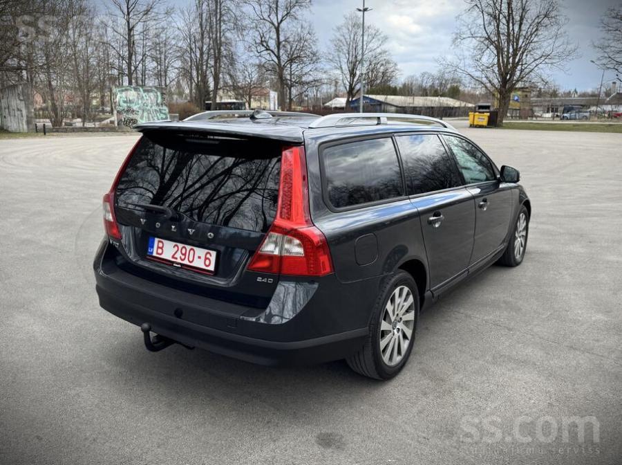 Pelēks Volvo V70 2009 Jūrmala, ar dzinēja tilpumu 2.40 L un nobraukumu 268 tūkst. km par 4200 €, foto 14 vietnē AUTOMOTO.COM.LV