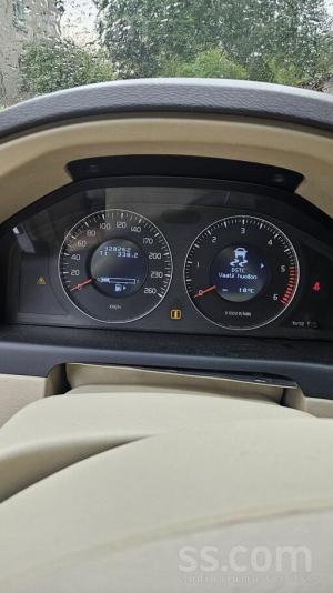 Pelēks Volvo V70 2009 Rīga, ar dzinēja tilpumu 2.40 L un nobraukumu 328 tūkst. km par 1300 €, foto  vietnē AUTOMOTO.COM.LV