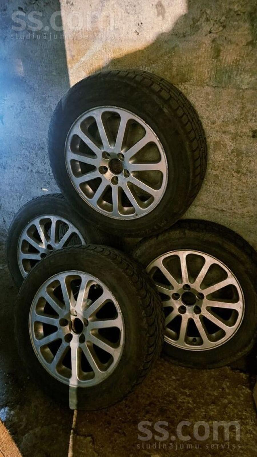 Grey Volvo V70 2009 in Riga, with an engine capacity of 2.40 L and mileage of 328 thousand km for 1300 €, photo 10 on AUTOMOTO.COM.LV