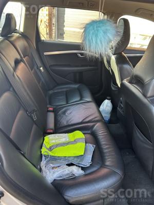 Pelēks Volvo V70 2009 Rīga, ar dzinēja tilpumu 2.40 L un nobraukumu 440 tūkst. km par 3500 €, foto 3 vietnē AUTOMOTO.COM.LV