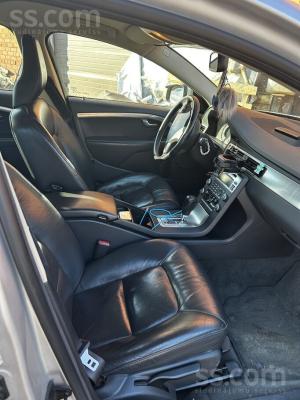 Pelēks Volvo V70 2009 Rīga, ar dzinēja tilpumu 2.40 L un nobraukumu 440 tūkst. km par 3500 €, foto 4 vietnē AUTOMOTO.COM.LV