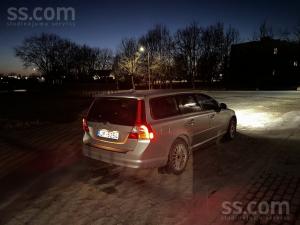 Pelēks Volvo V70 2009 Rīga, ar dzinēja tilpumu 2.40 L un nobraukumu 440 tūkst. km par 3500 €, foto 5 vietnē AUTOMOTO.COM.LV