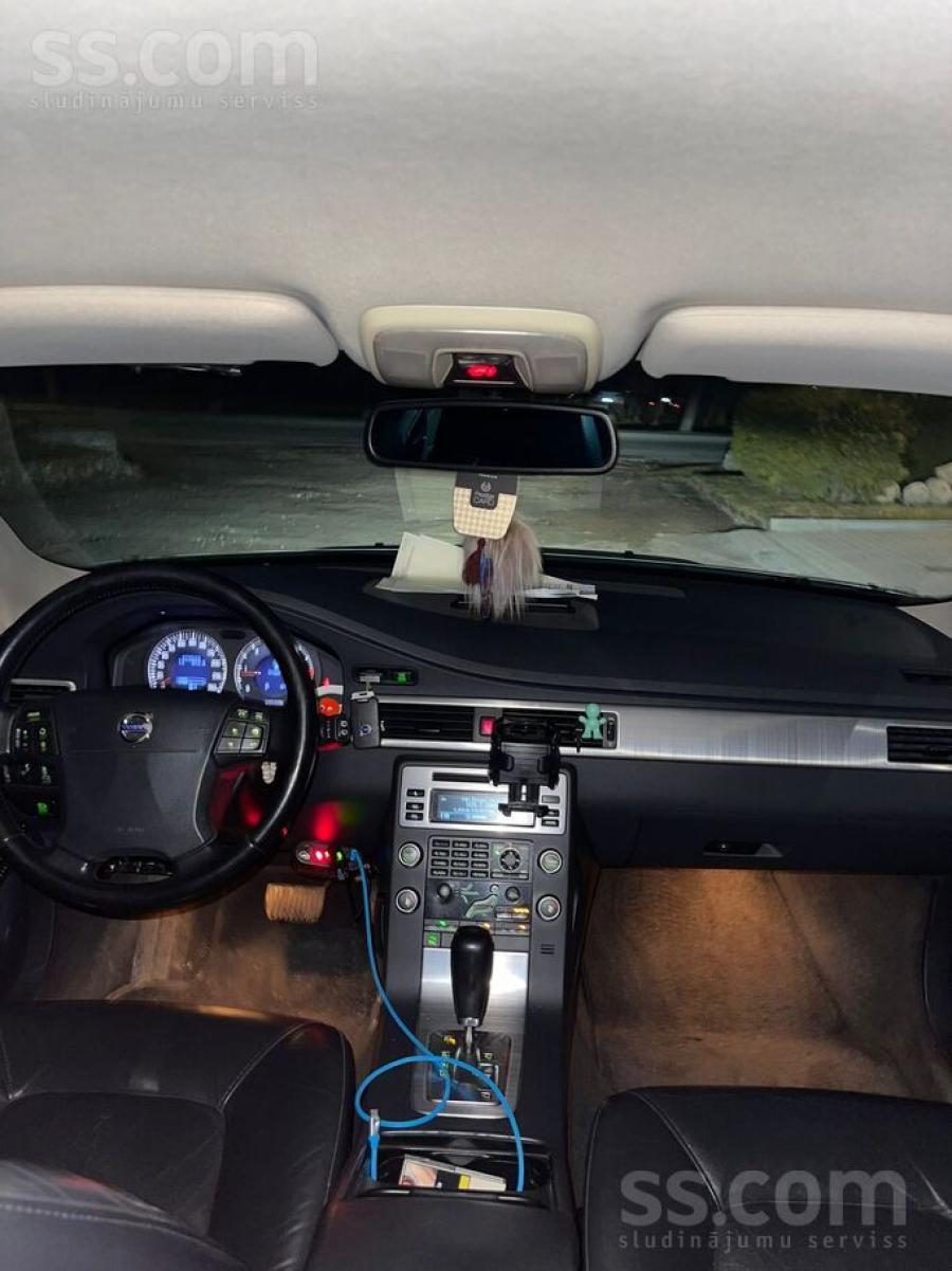 Pelēks Volvo V70 2009 Rīga, ar dzinēja tilpumu 2.40 L un nobraukumu 440 tūkst. km par 3500 €, foto 8 vietnē AUTOMOTO.COM.LV