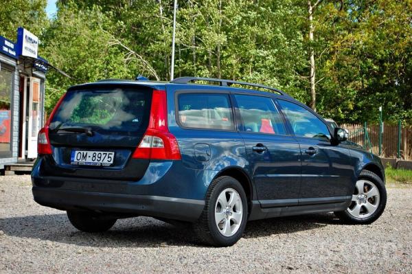 Pelēks Volvo V70 2009 Tukums, ar dzinēja tilpumu 2.40 L un nobraukumu 260 tūkst. km par 4300 €, foto 2 vietnē AUTOMOTO.COM.LV